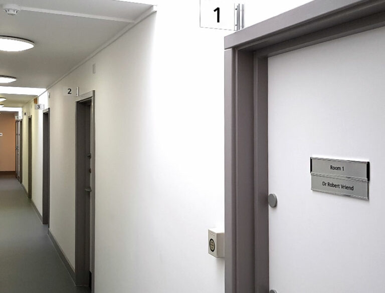 Dentist Signage | Design, Manufacture & Install | Signet Signs