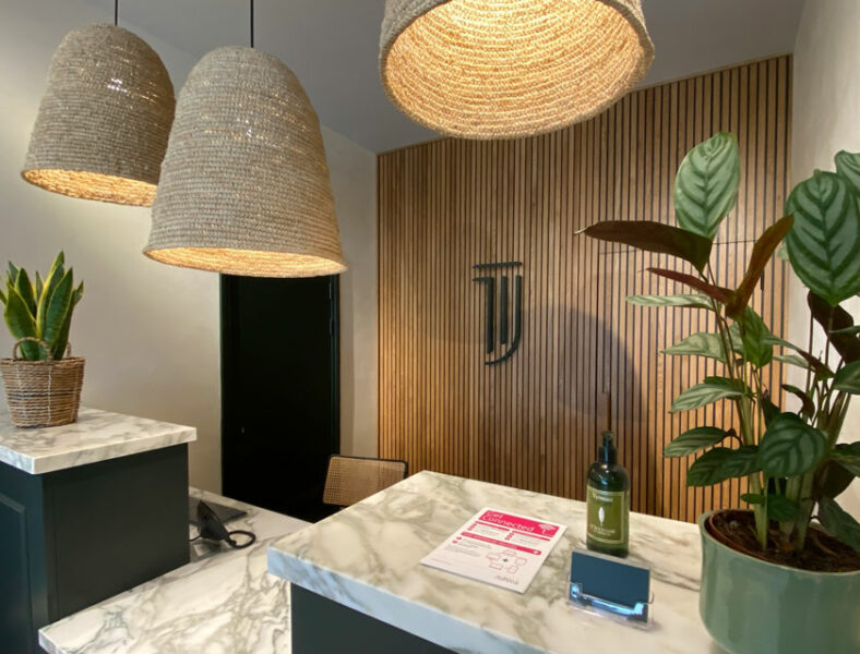 Signs for Hotels | Design, Manufacture & Installation | Signet Signs